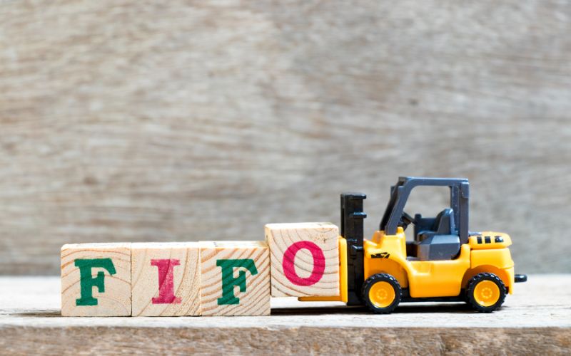 Método FIFO: Eficiencia en Almacenes Maximizada